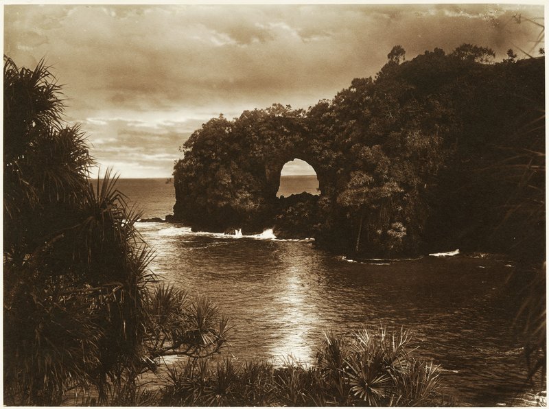 The Collapse of Onomea Arch